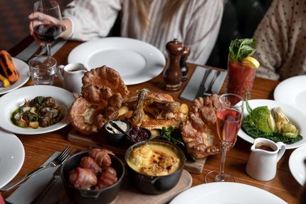 The County Arms | pub | Wandsworth Common | Young's Pubs